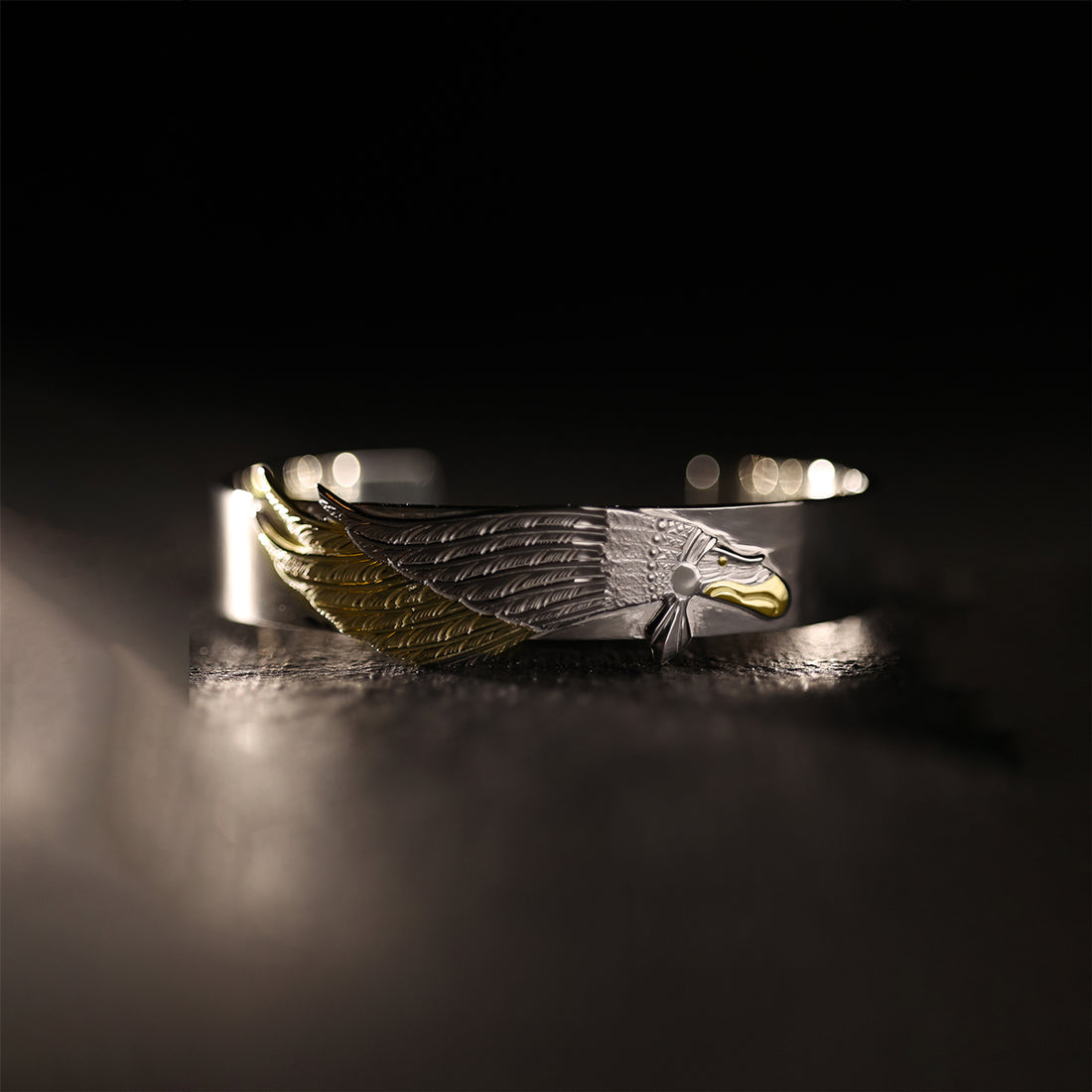 “イーグルインディアン”シングルプレート平打ちバングル 〜口目金×羽金〜 SV×K18 TYPE 雄鷲モデル 12mm 右腕用 – GOD SUNS